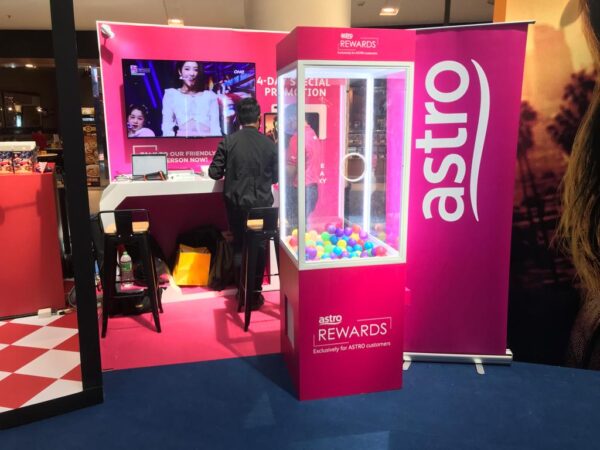 Square Hand Grab Wind Chamber Machine - Artcage Rent Sdn Bhd